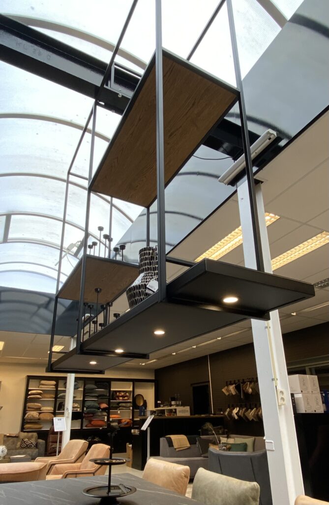 Rek boven tafel met verlichting - Model Johan - Lichtstaal