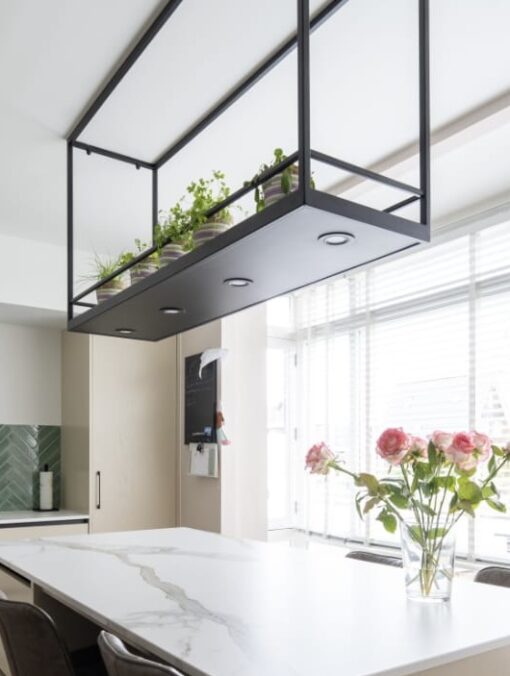 Rek boven tafel met verlichting - Model Johan - Lichtstaal