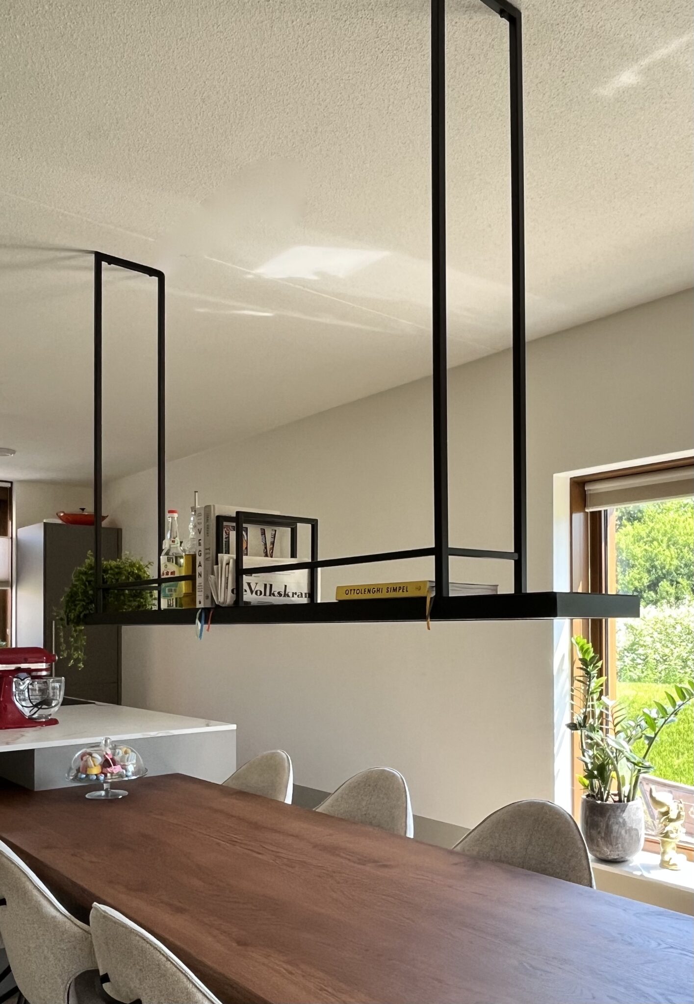 Rek boven tafel met verlichting - Model Johan - Lichtstaal