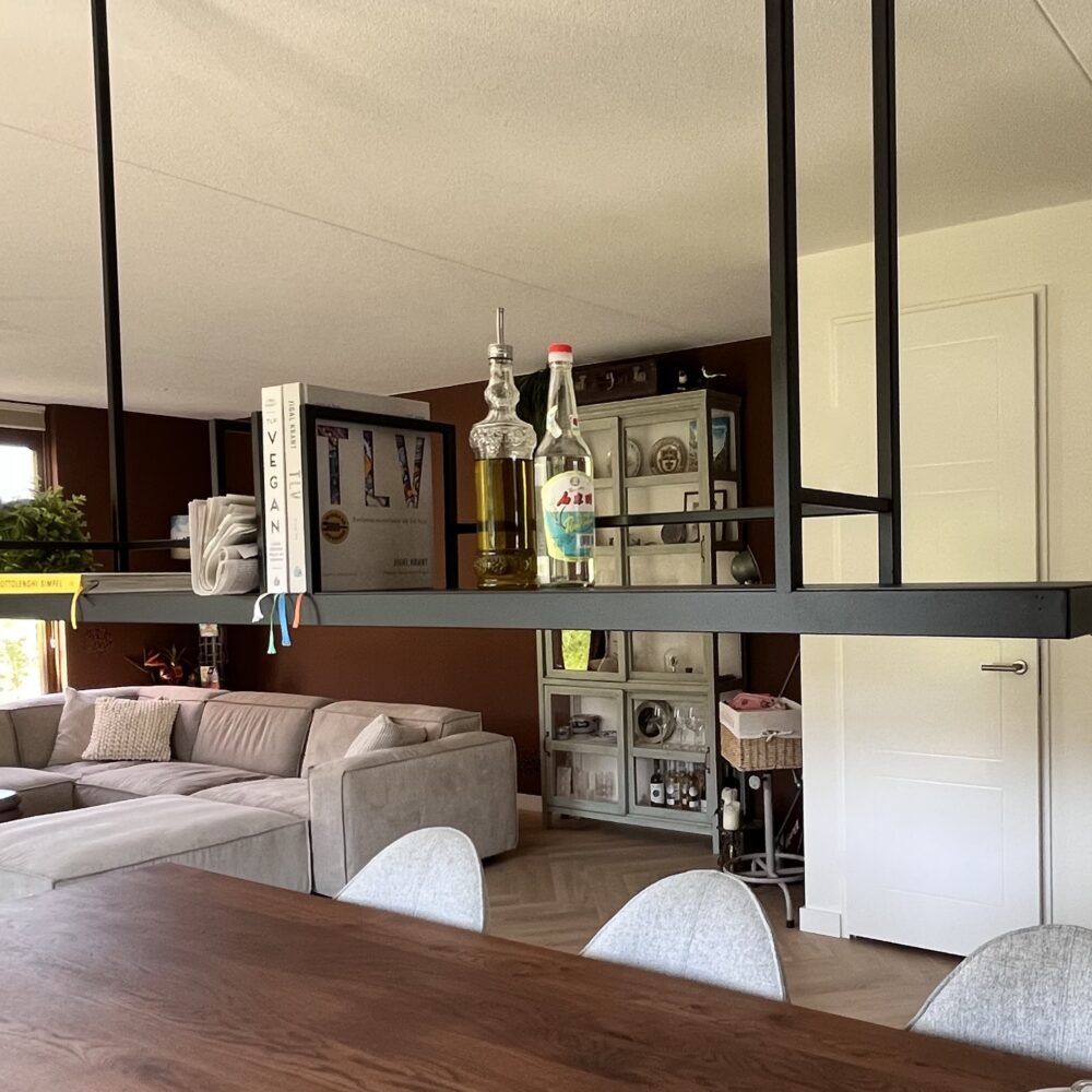 Rek boven tafel met verlichting - Model Johan - Lichtstaal