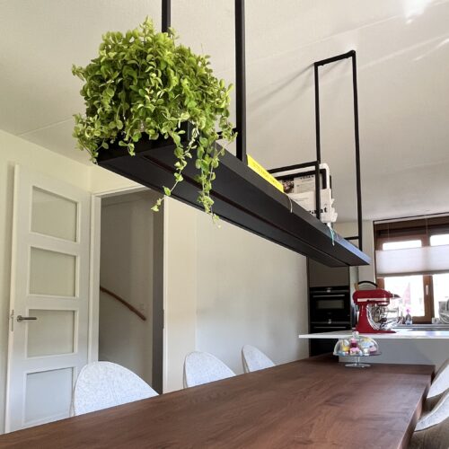 Rek boven tafel met verlichting - Model Johan - Lichtstaal